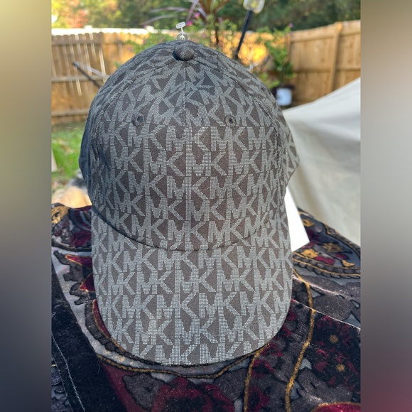 Michael Kors | Accessories | Nwt Michael Kors Signaturelogo Baseball ...